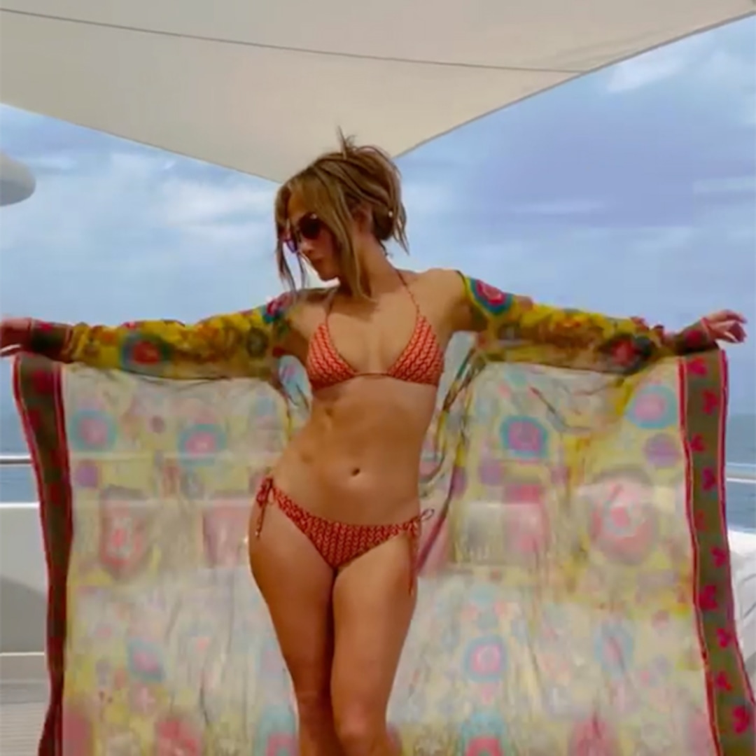 Jennifer Lopez Shares Steamy Kiss With Ben Affleck In Itty Bikini
